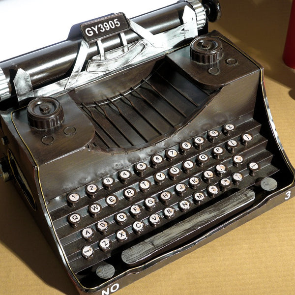 Vintage Typewriter Decor – waseeh.com
